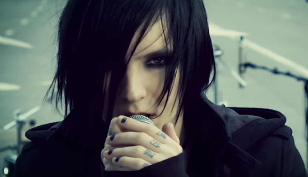 Le groupe emo Kit-i interprète mon coeur une musique russe pop rock ...